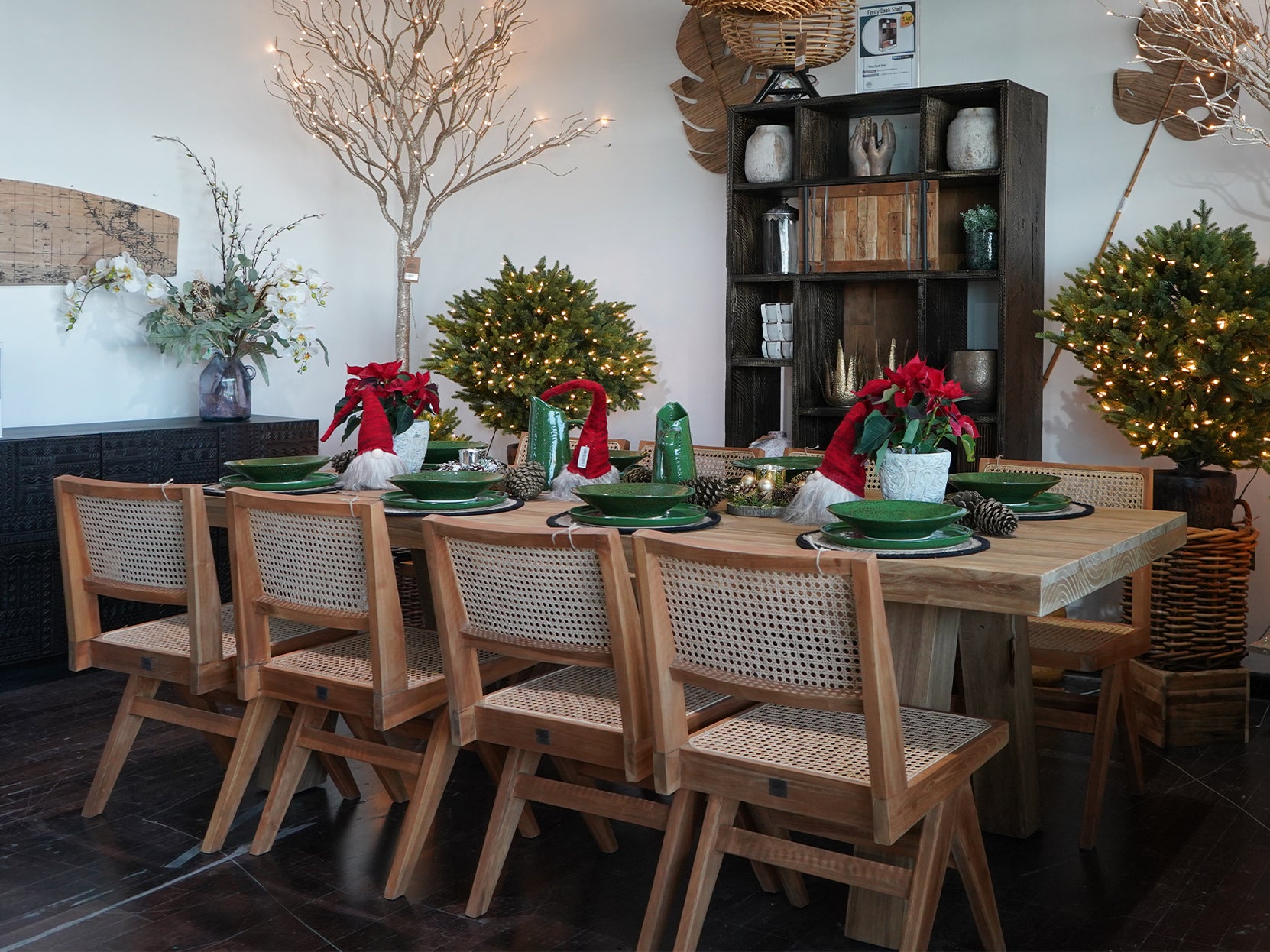 Victor Dining Table — The Garden Concept